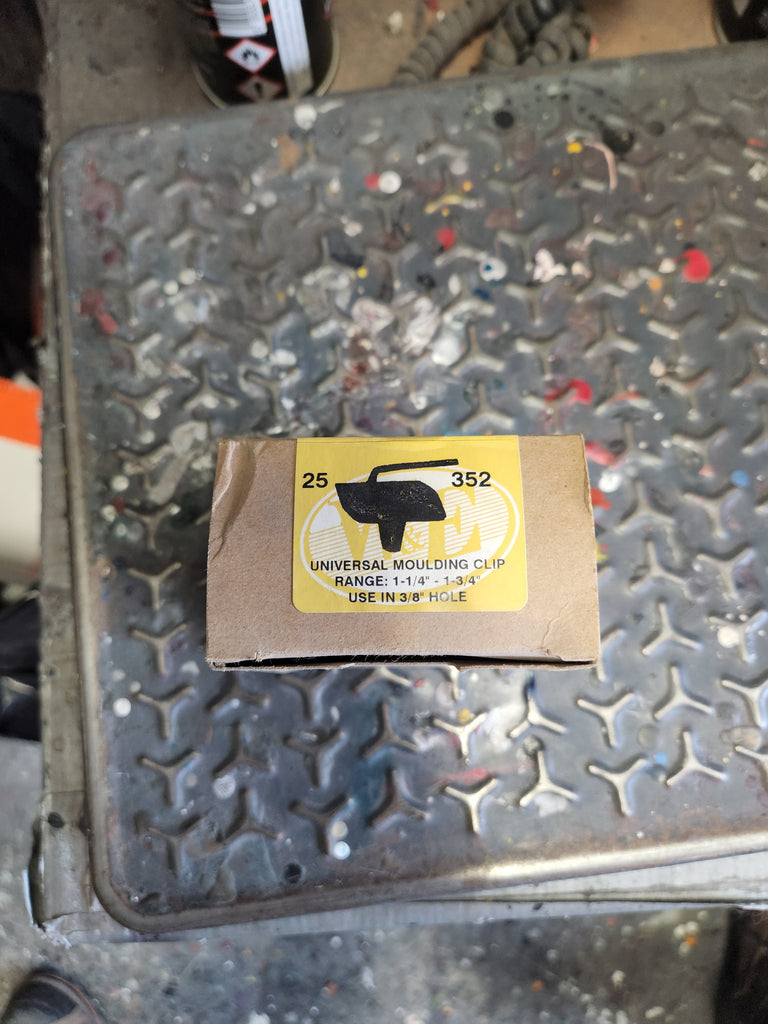 W&E Universal molding clip – NortheastAutoPaint.com
